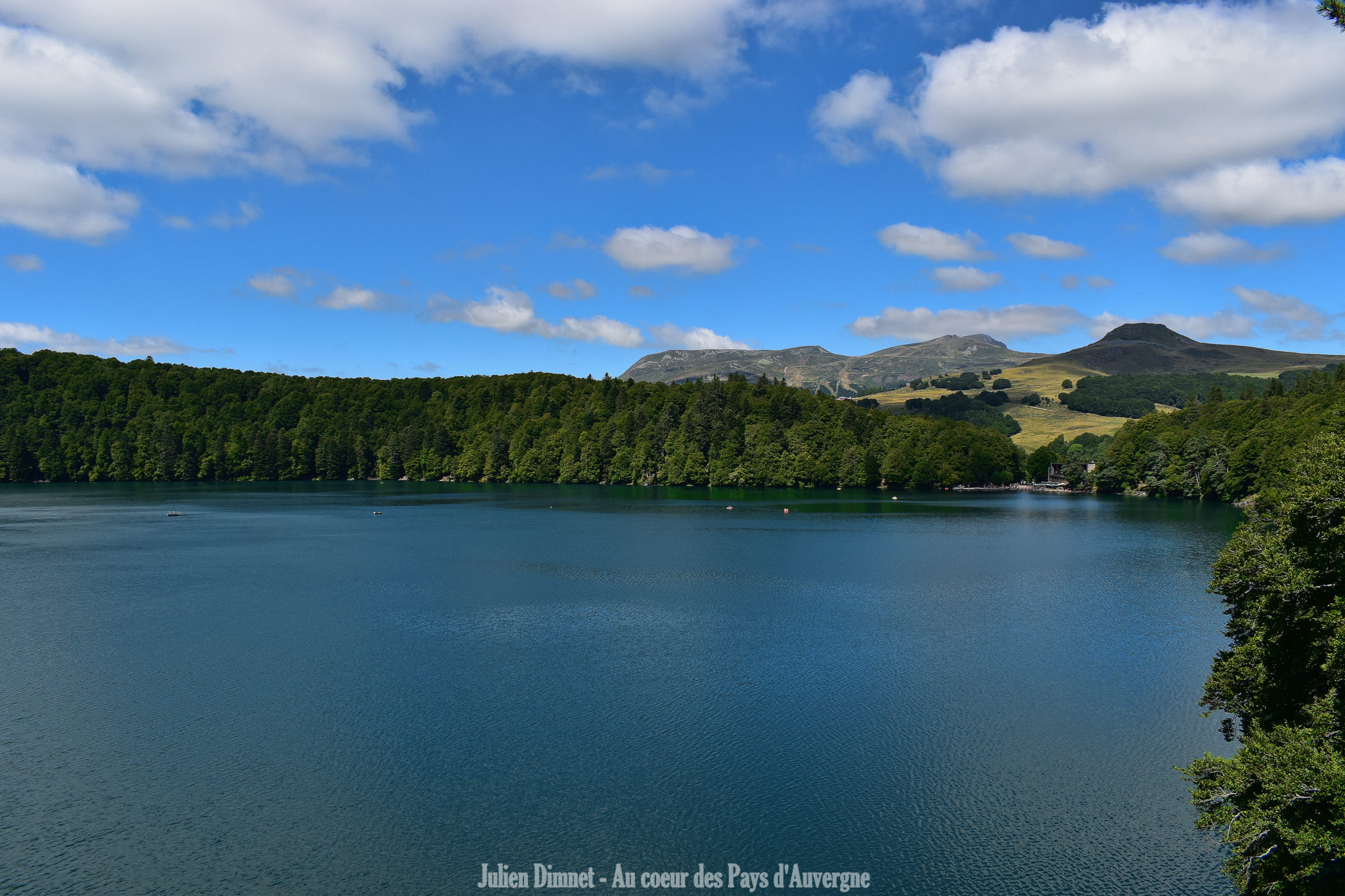Le Lac Pavin (63) – Au Cœur des Pays d'Auvergne