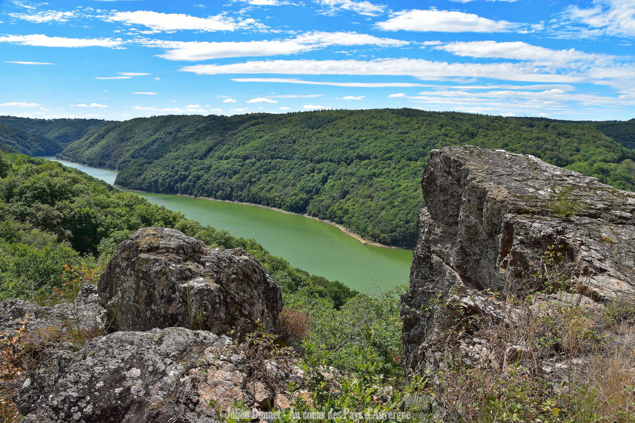 Le Rocher de Chabane (15) – Au Cœur des Pays d'Auvergne