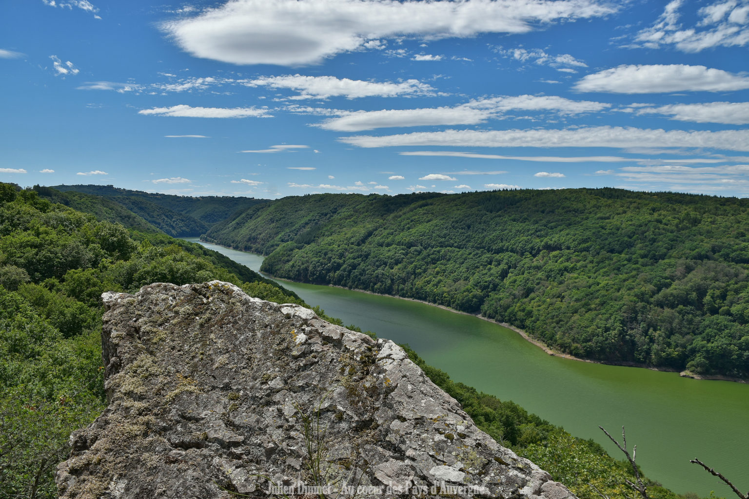 Le Rocher de Chabane (15) – Au Cœur des Pays d'Auvergne
