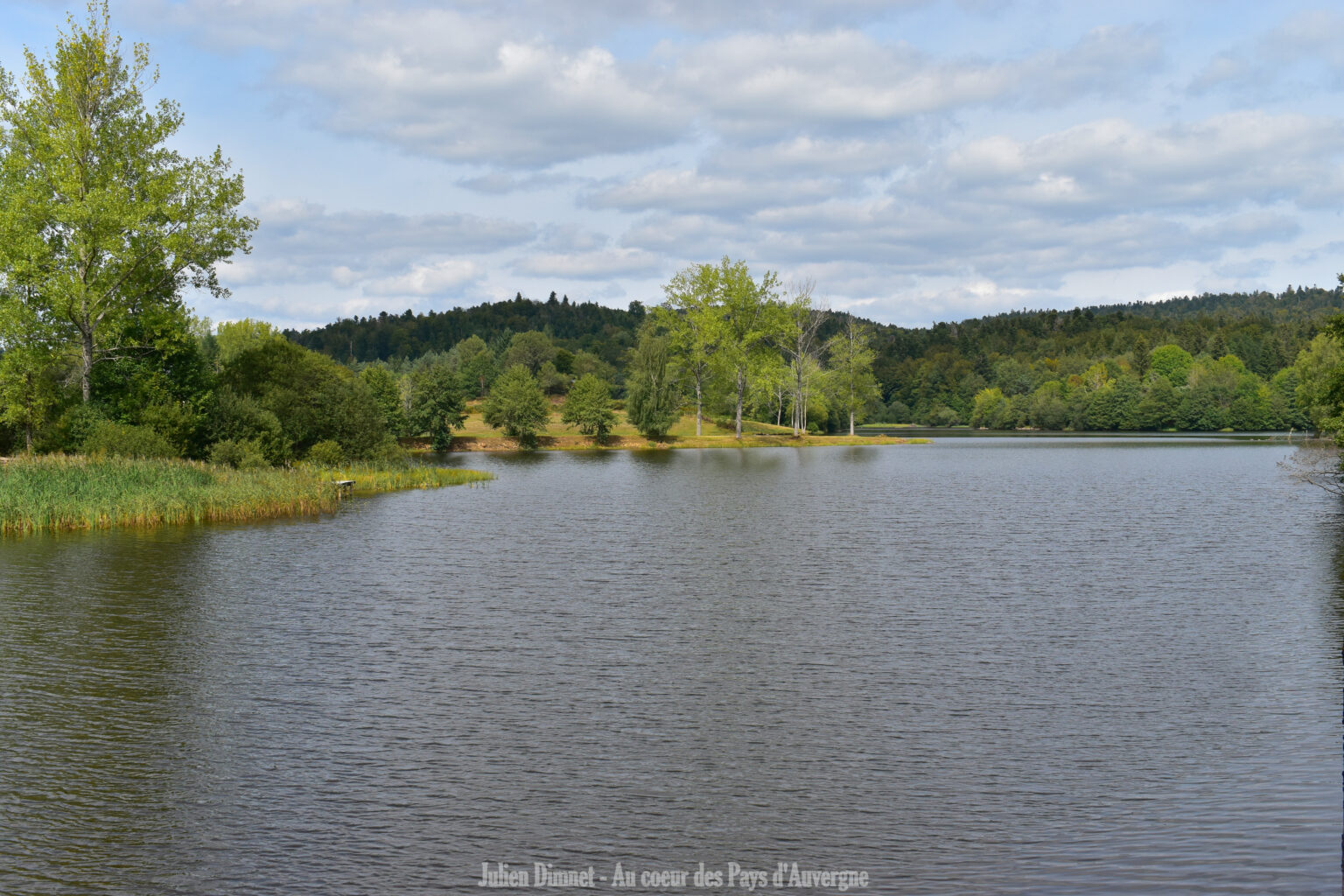 Le Lac et l’Etang de la Crégut (15) – Au Cœur des Pays d'Auvergne