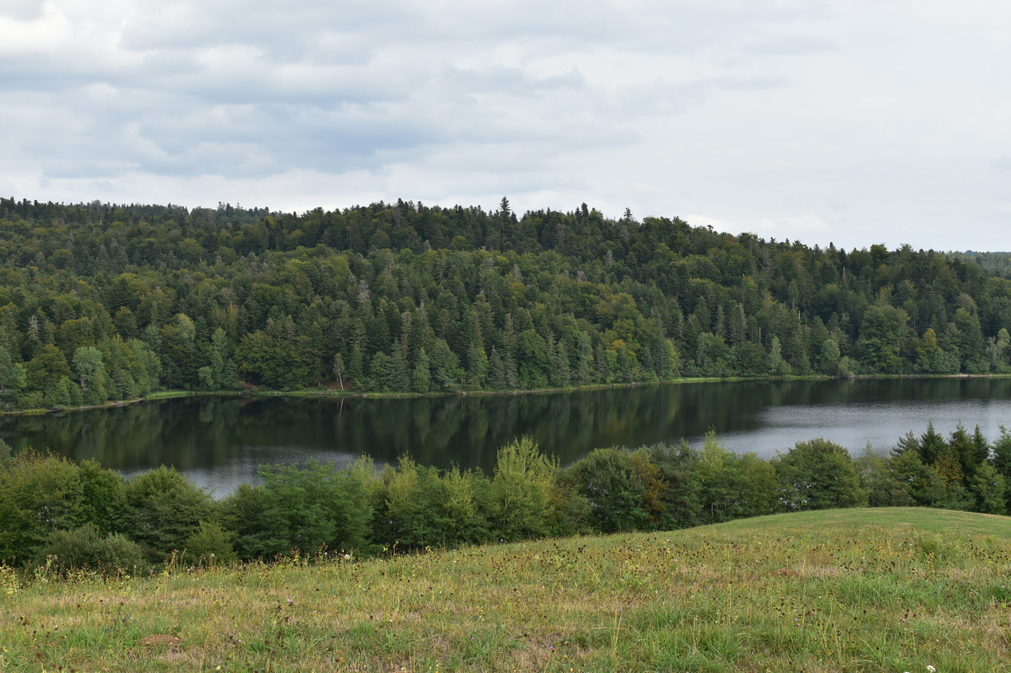 Le Lac et l’Etang de la Crégut (15) – Au Cœur des Pays d'Auvergne