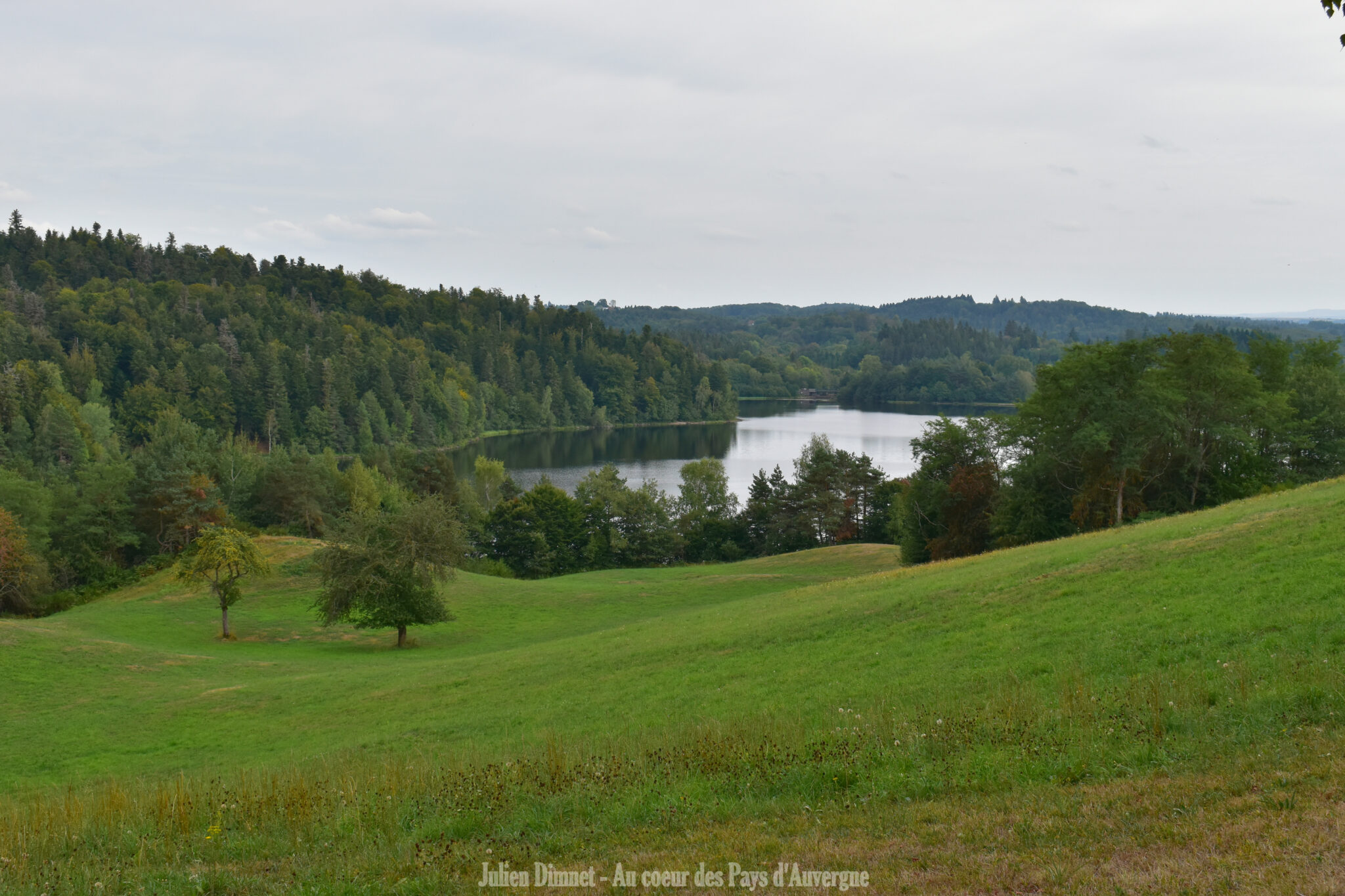 Le Lac et l’Etang de la Crégut (15) – Au Cœur des Pays d'Auvergne